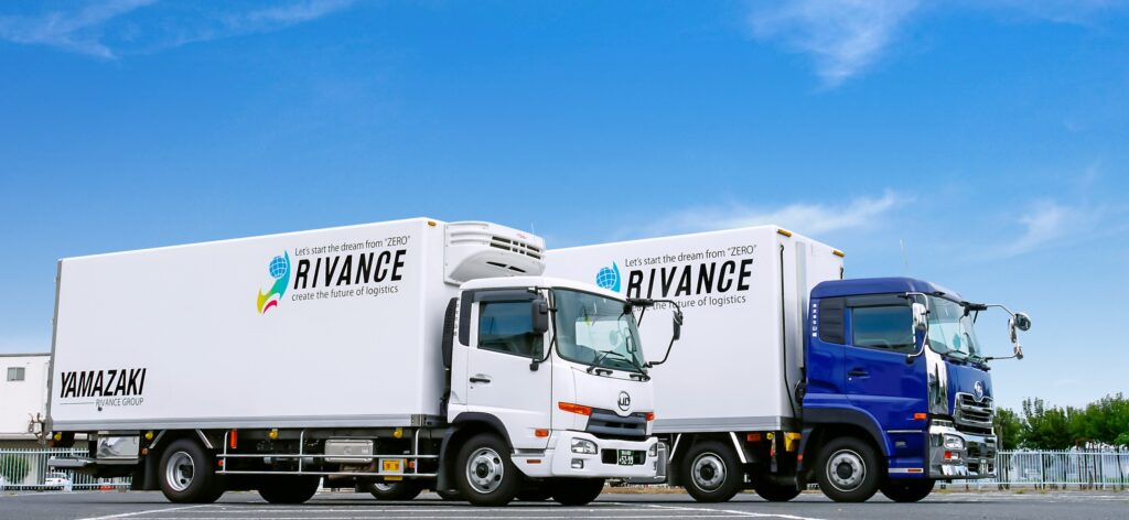 新車2台(size2 | 株式会社ライバンス